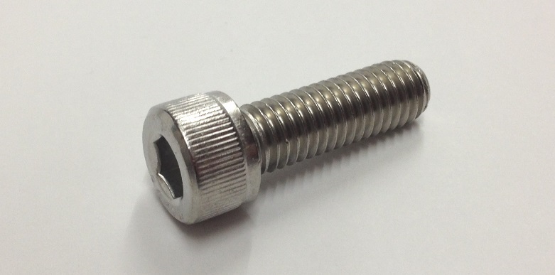 M12x30 SOCKET CAP SS304