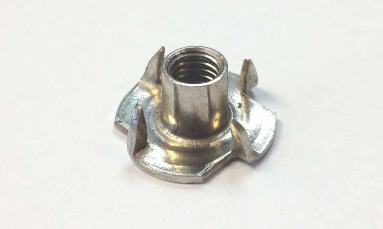 M6 PRONGED TEE NUT SS304