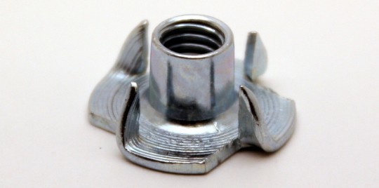 M10 TEE NUT FOUR PRONGED ZP